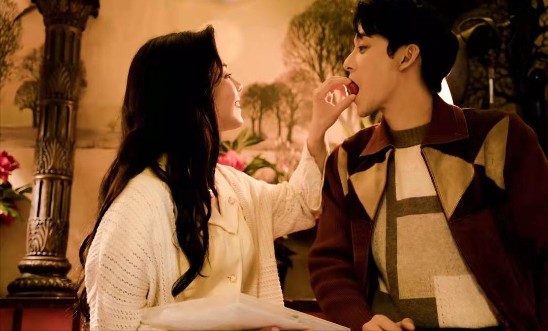 sweet!TVB hit drama staged three pink bridges, "Strawberry Kiss" made netizens shout: want to ...