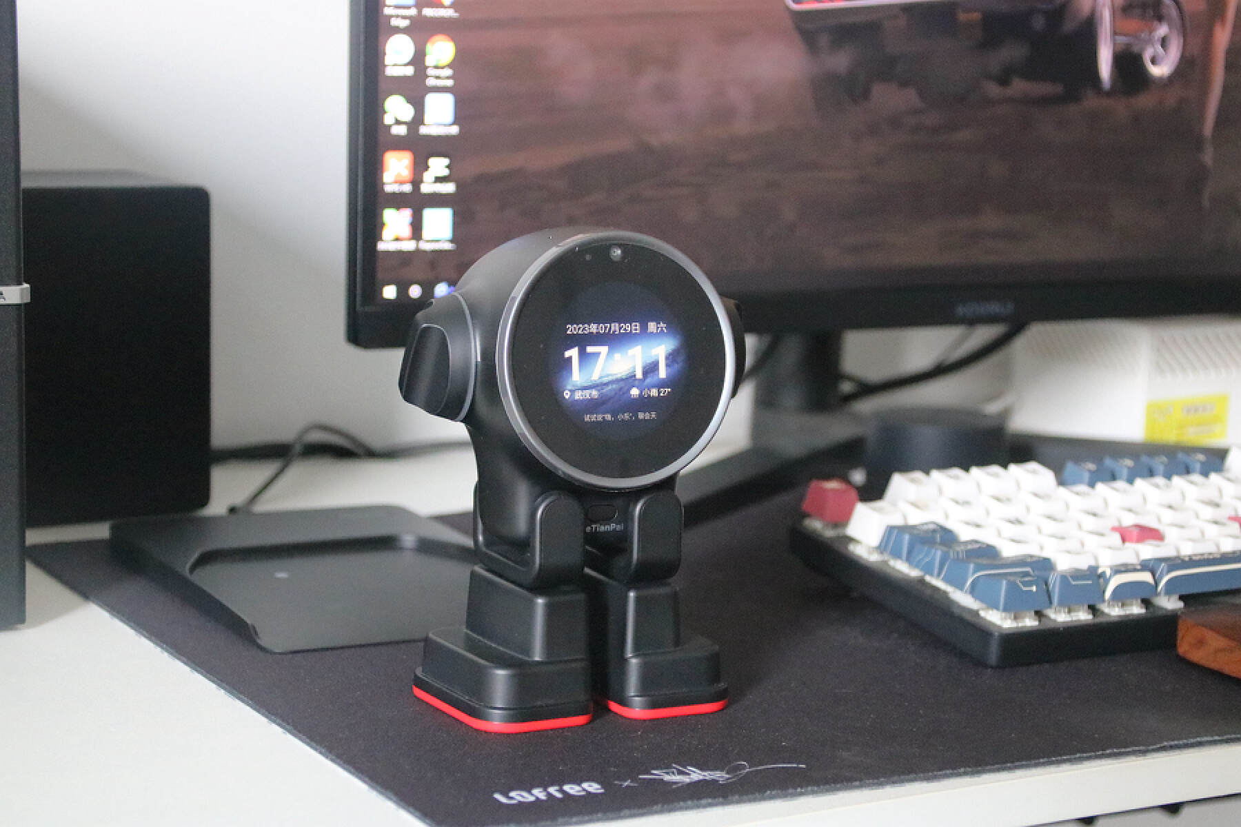 The real all-round AI voice desktop robot, the optimist desktop robot ...