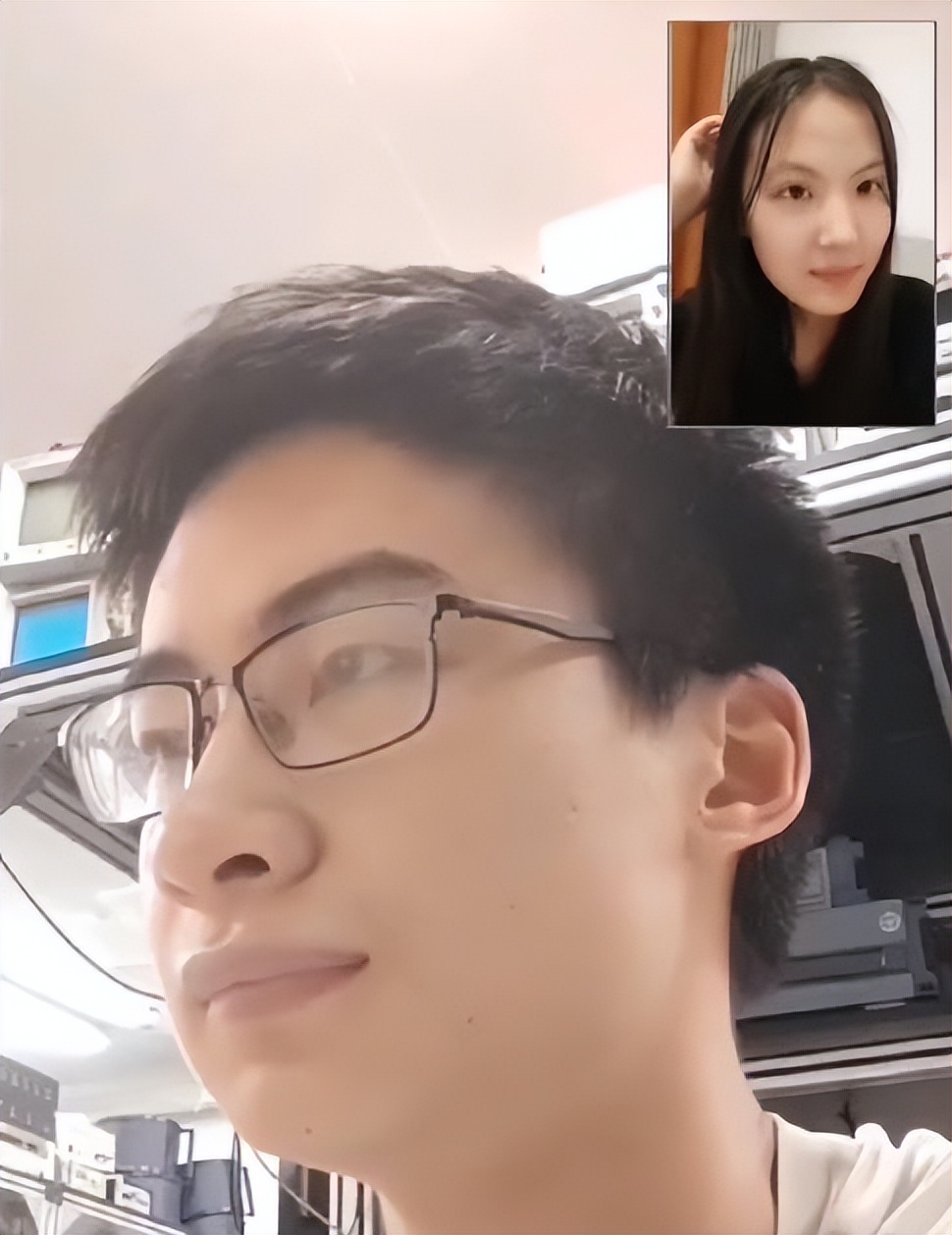 Pang Zhongwang's latest appearance: showing up with his girlfriend ...