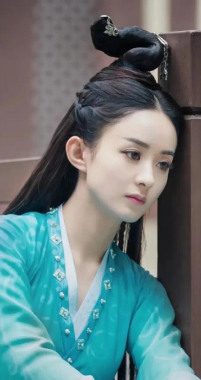 The two of them are Zhao Liying and Yang Zi, who wear a figure of more ...