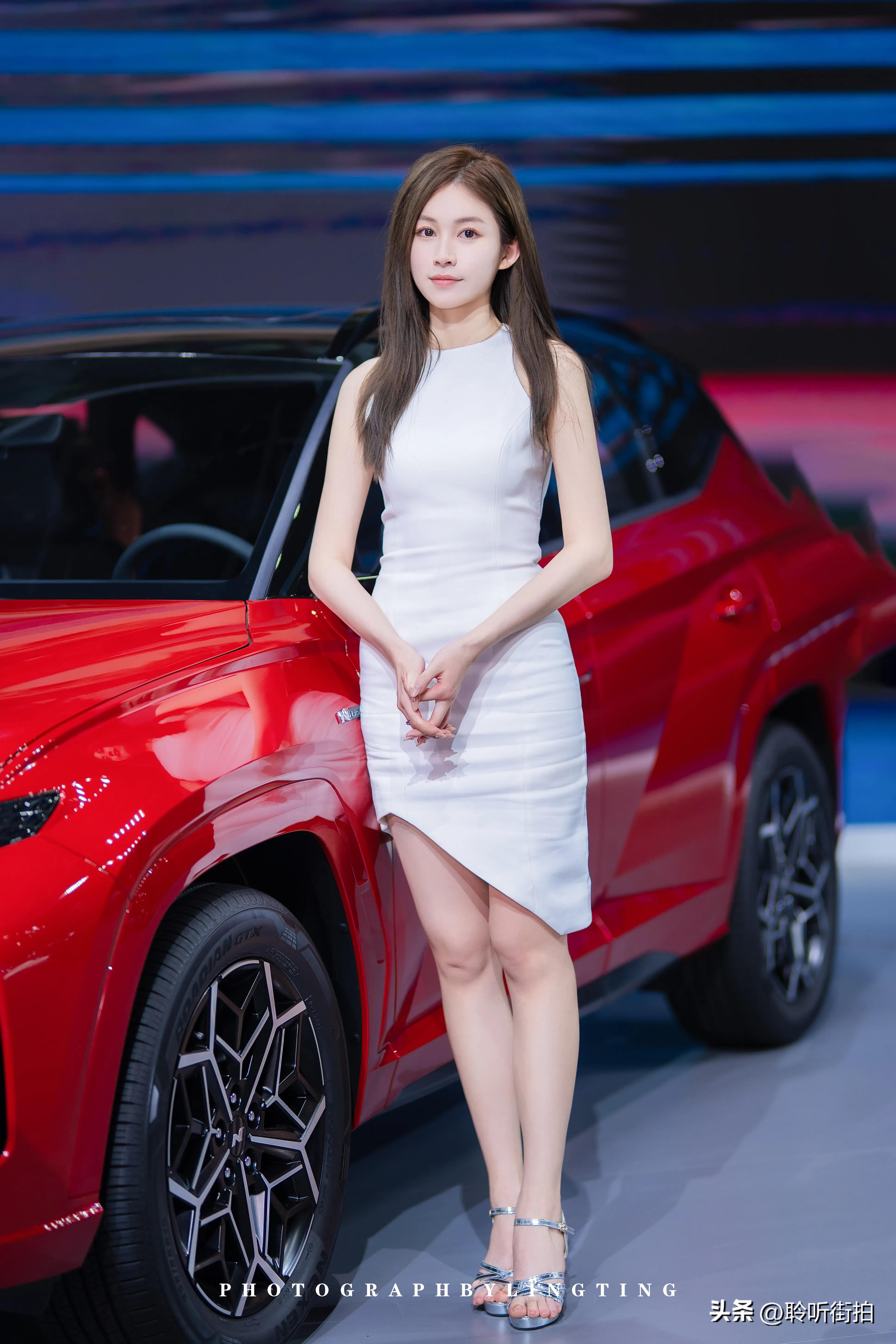 Liu Ting at the Guangzhou Auto Show - iNEWS