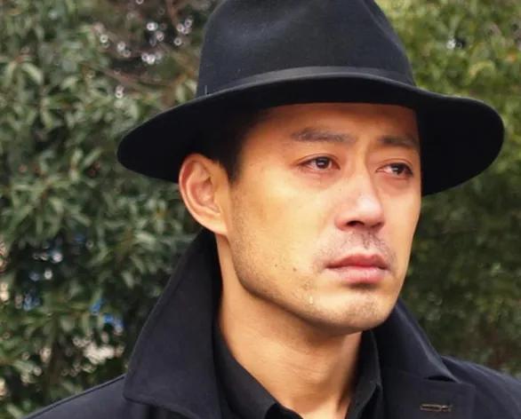 Liu Jun, from an electrician to an actor, plays a "scumbag" in the play ...