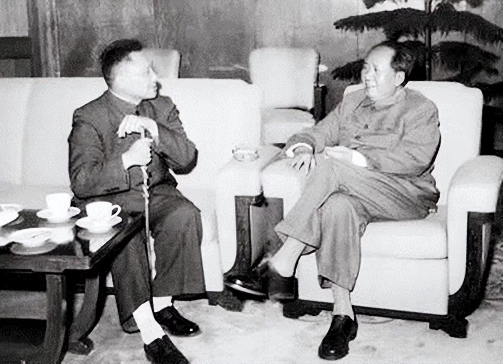 In 1973, Deng Xiaoping served as vice premier, Mao Zedong: I have two ...