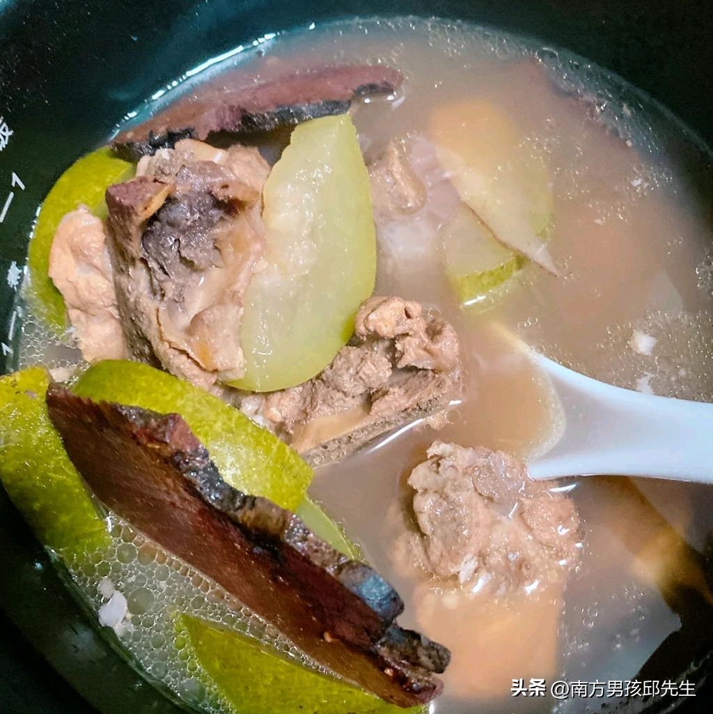 In summer, the heat is strong, stew this winter melon, tuckahoe and ...
