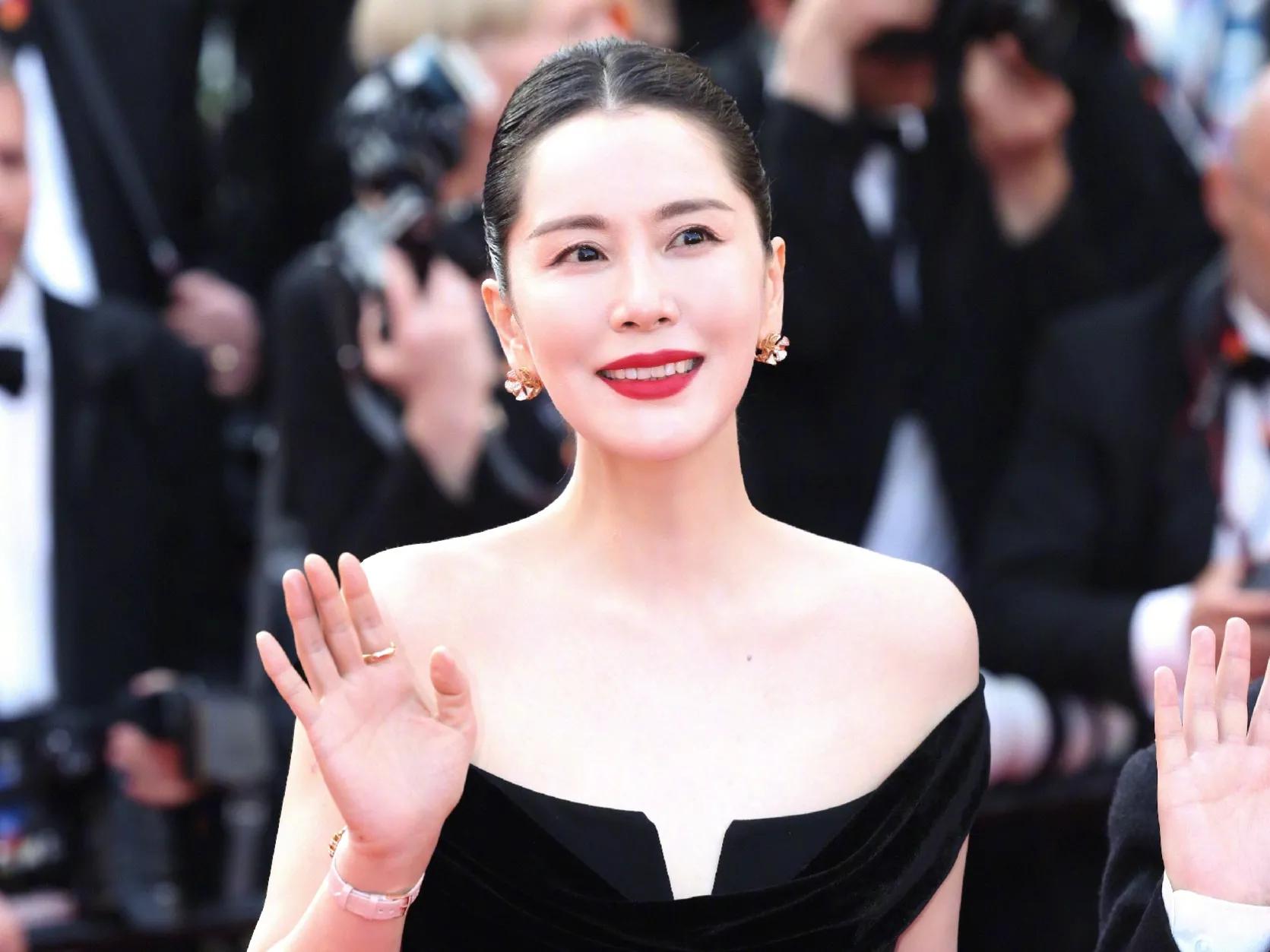 This is Haiqing? ? I really can't recognize it... - iNEWS