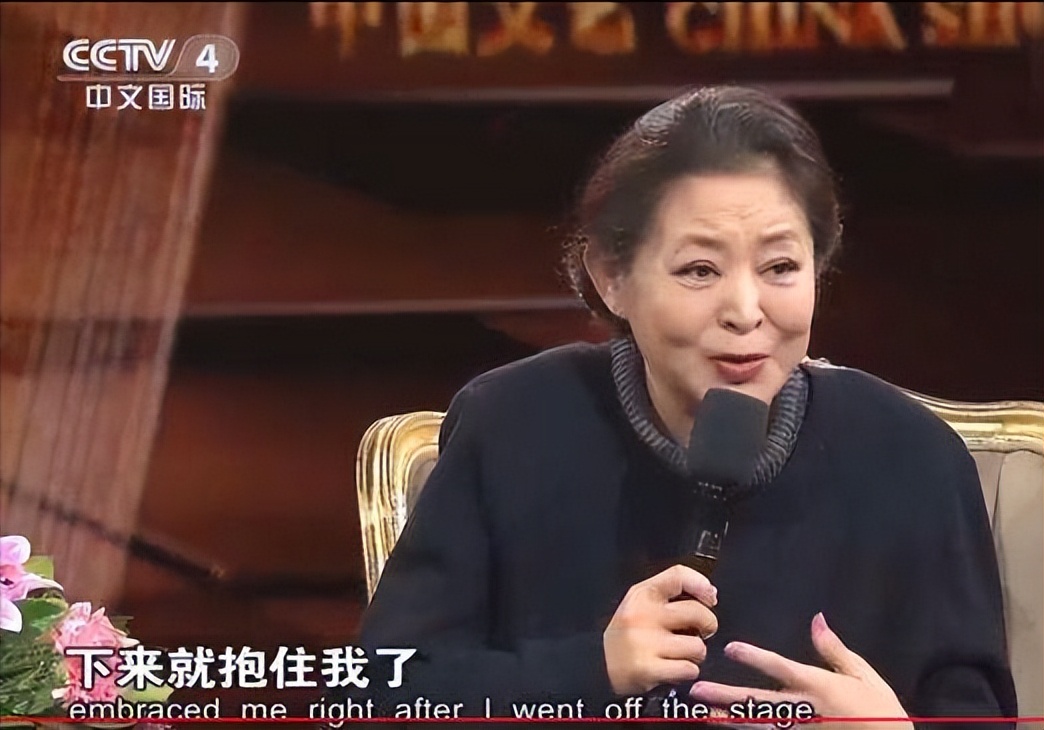 There is a kind of "stunning" call for the host to save the field, Ni ...