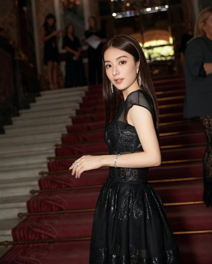Fang Yuan appeared in a black see-through outfit at Paris Fashion Week ...