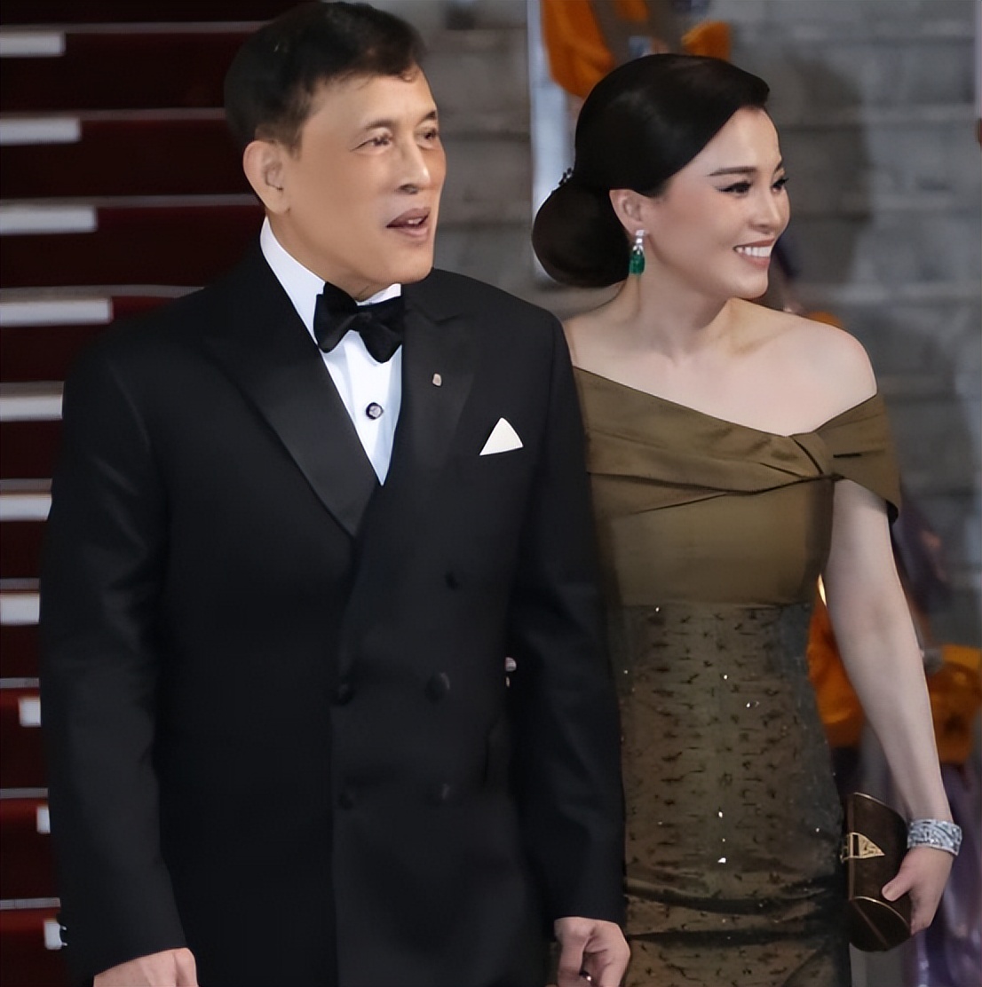 Sutida no longer hides her own shortcomings, the dress is elegant and stunning, and her fat body ...