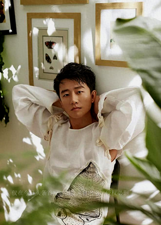 The scene of Huang Xuan touching Yang Mi's thigh was exposed. He was ...