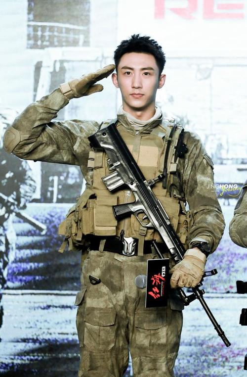 Huang Jingyu: How handsome is a man who "serves in the military" in the ...