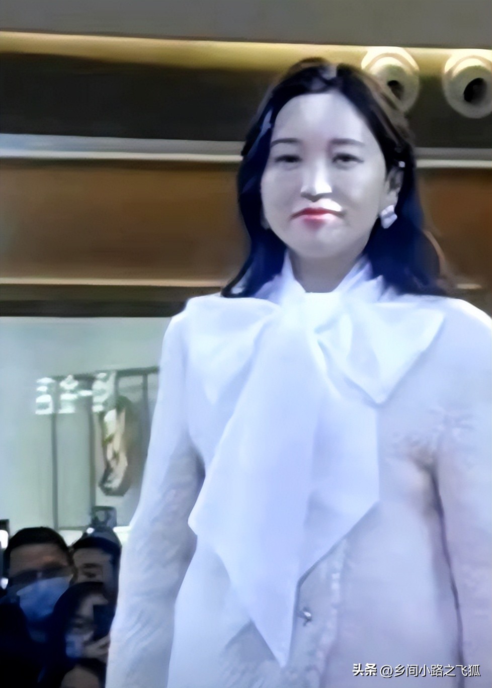 A recent photo of Jinsha attending the event reveals that her figure is ...