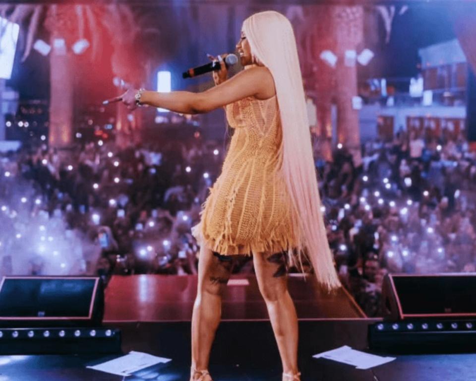Didn't see it! Famous American actress Cardi B performed without ...