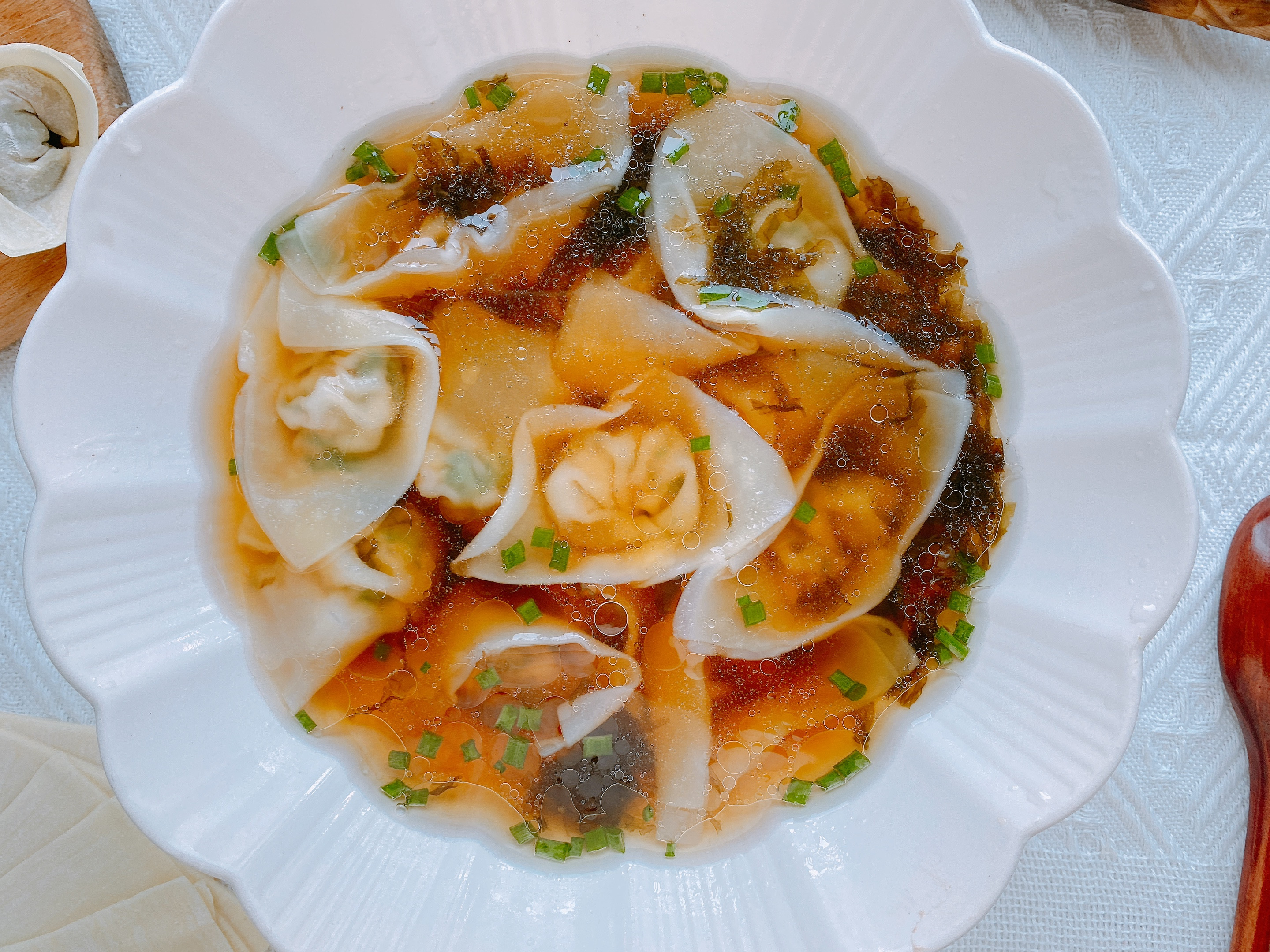 Seasonal "Double Fresh" wontons in spring, with thin skin and filling ...