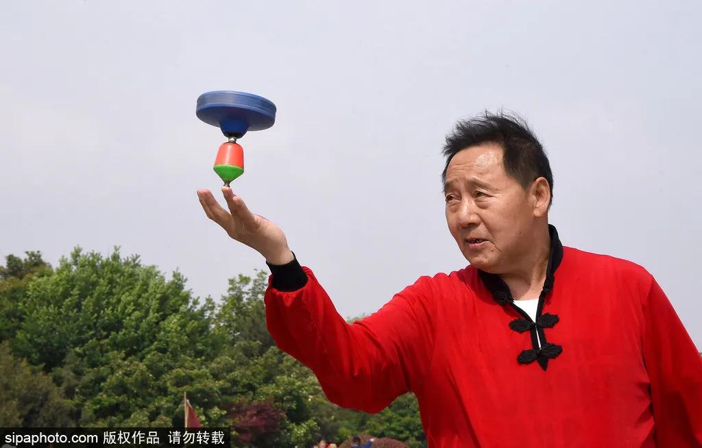 Old Beijinger, too good at playing! - iNEWS