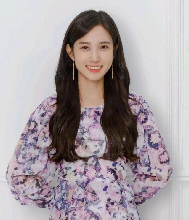 The popularity of starring in "Love" and "Yu Yingzhen" has soared!Park ...