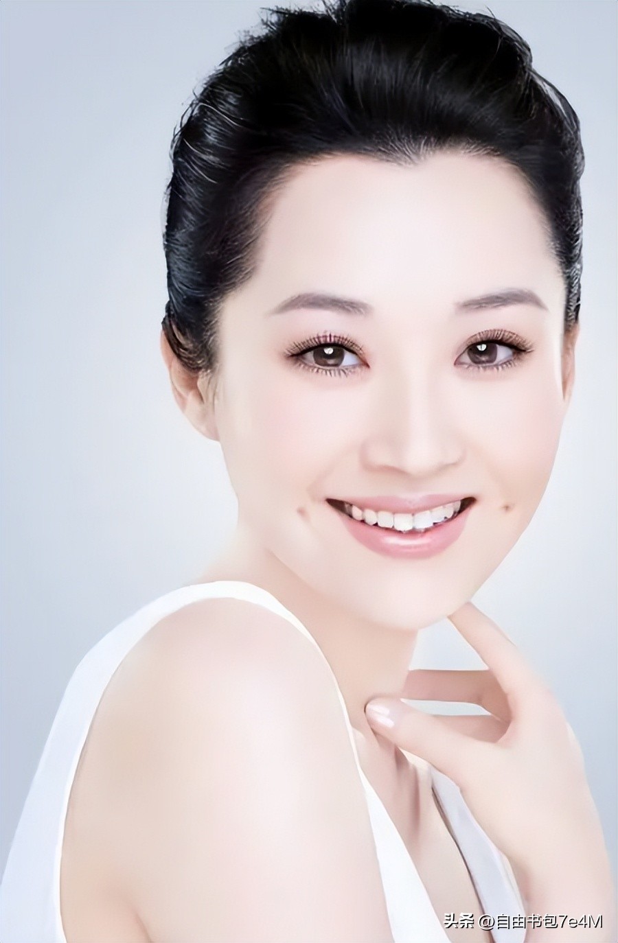 Using her "butt" to get a position and make countless directors fall under their skirts, 54-year ...