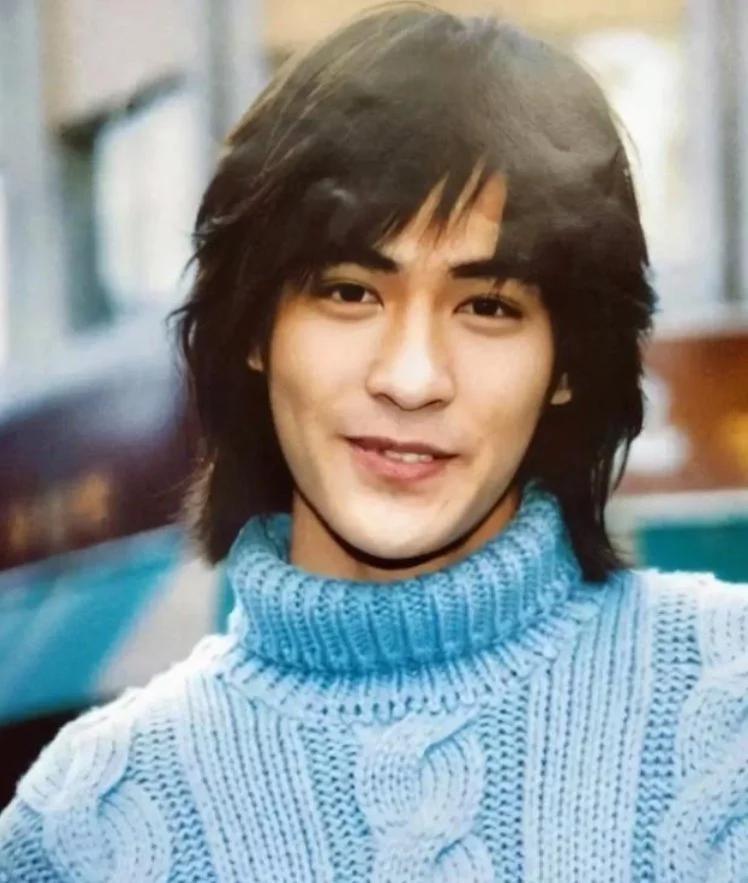 Seeing Zhou Yimin who took off his hat, I suddenly understood what ...