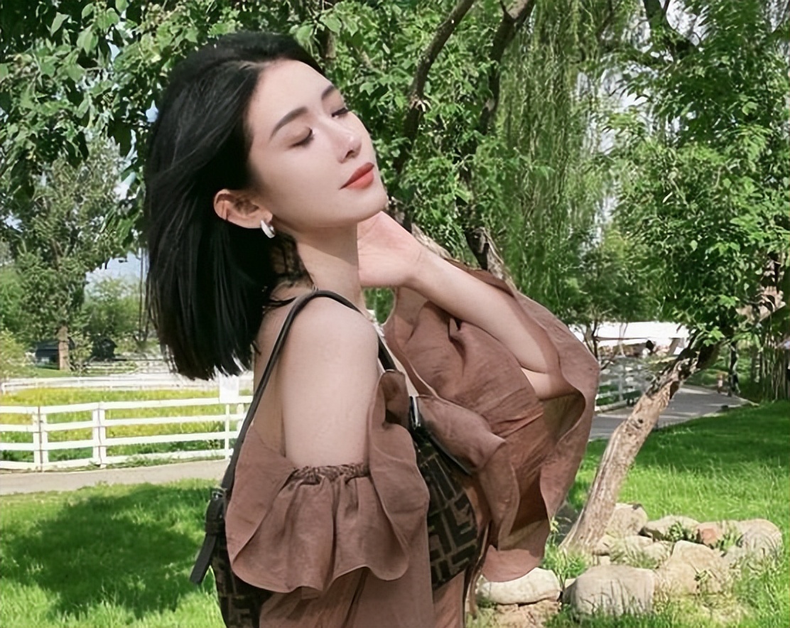 Ex-girlfriend revealed that Li Yifeng was going to get married, and the woman was suspected of ...