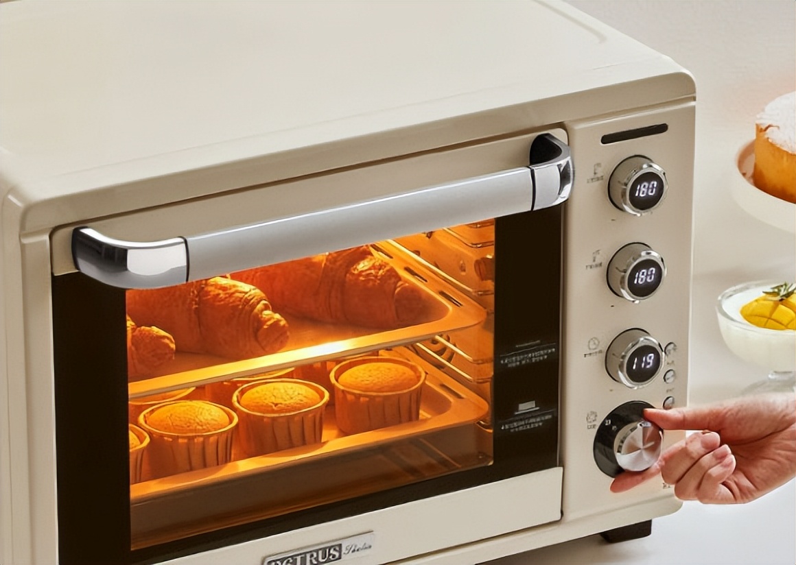 A must for gourmet food, the instructions for using the oven are ...