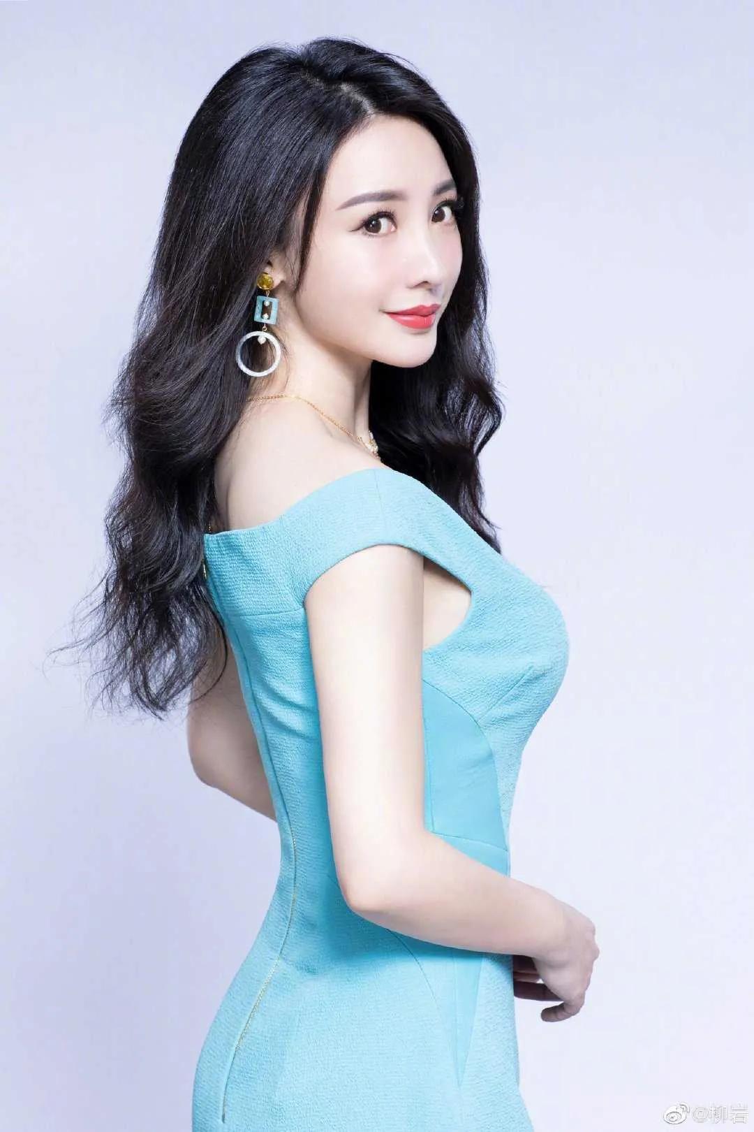 Sexy pictures of the goddess Liu Yan - iNEWS
