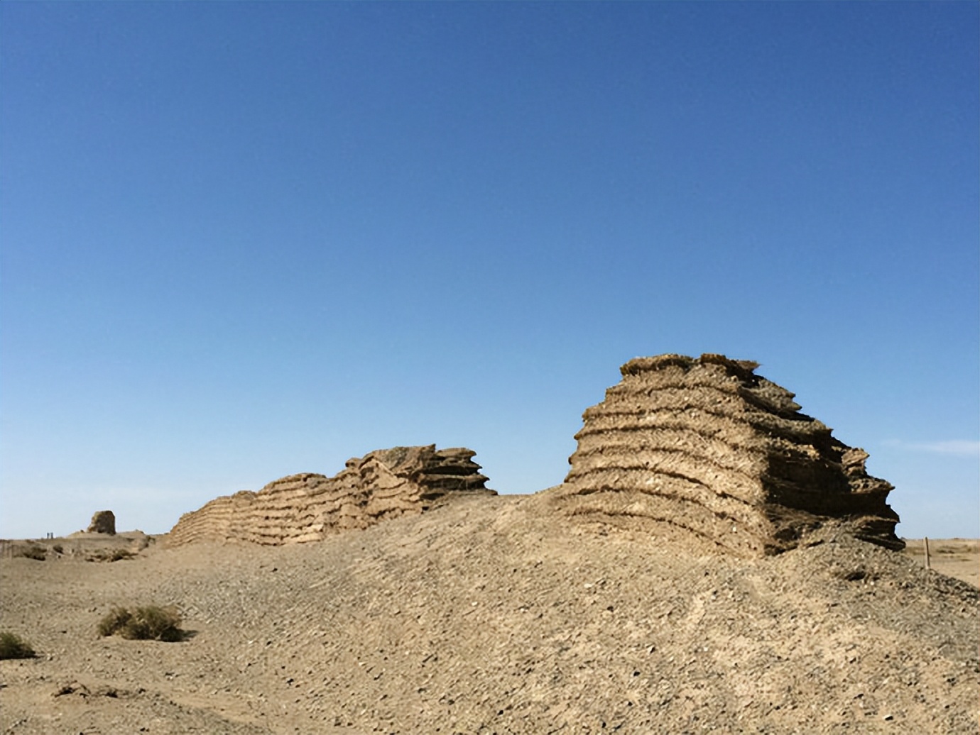 Nostalgic Yumen Pass in the Western Regions - iNEWS