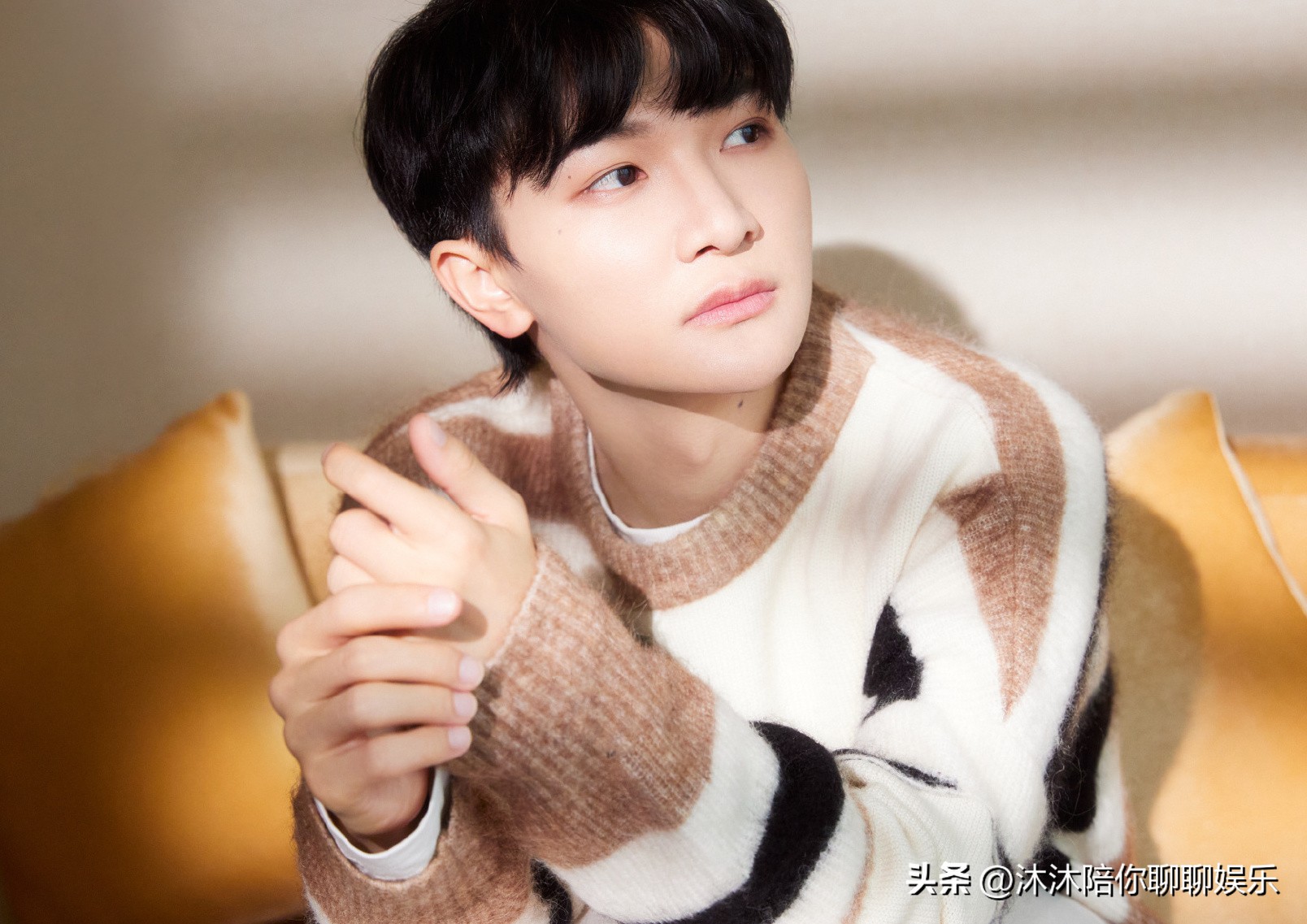 Crowned with glory! Zhou Shen won the Weibo Male Singer of the Year in ...