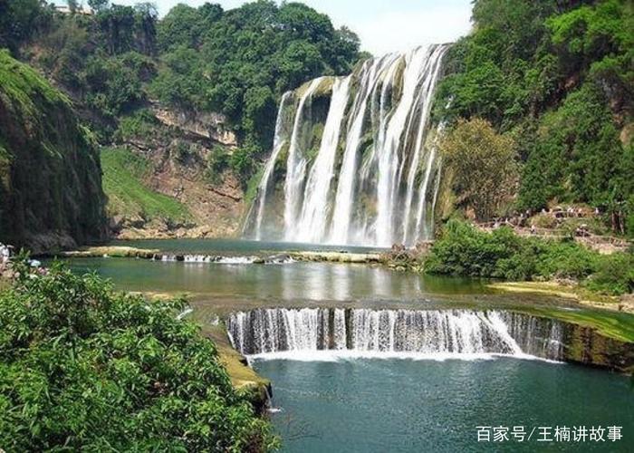 Shizhangdong Waterfall is the largest waterfall in the Yangtze River ...