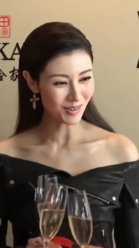 The most beautiful Hong Kong sister Li Jiaxin - iMedia