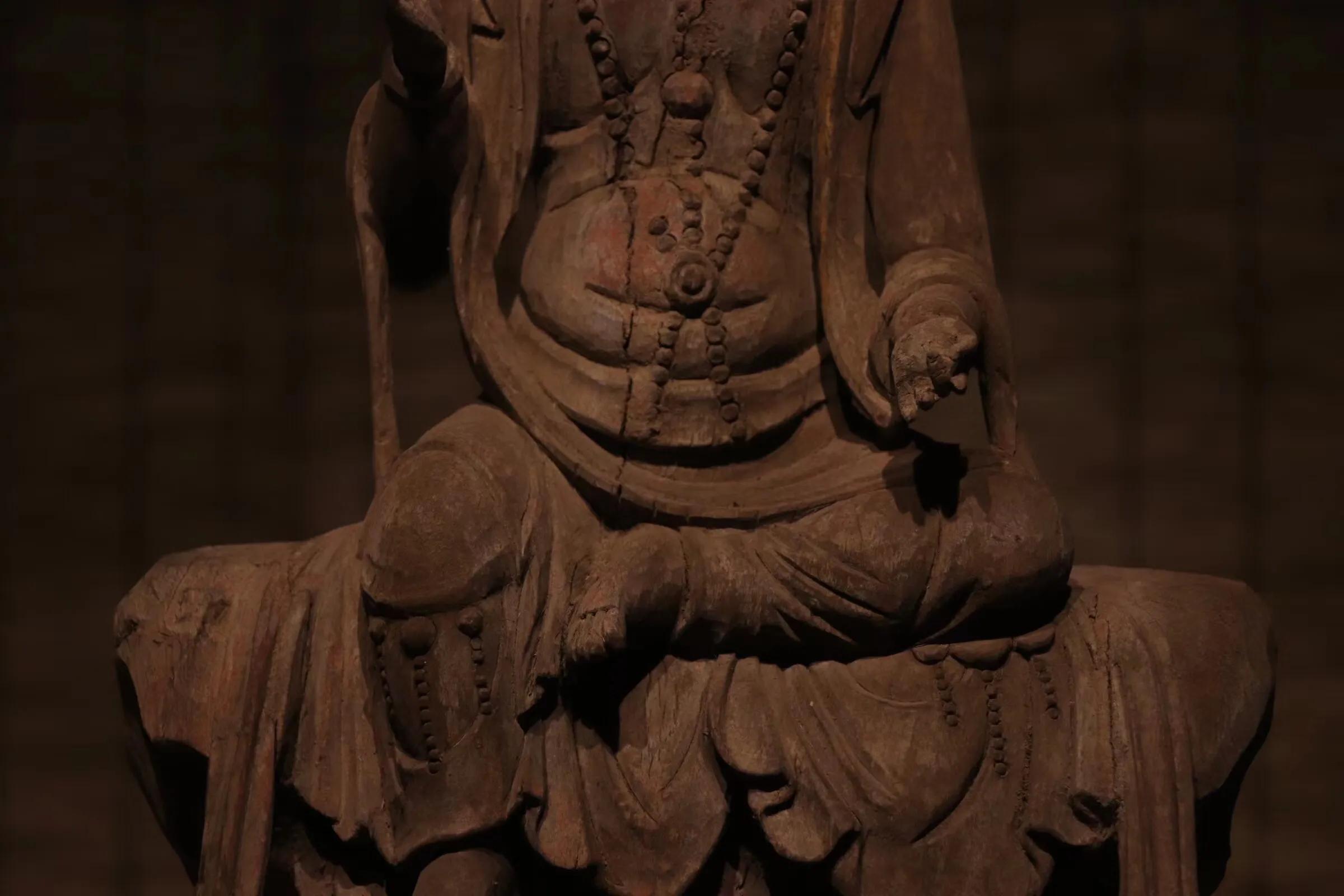 Phoebe Avalokitesvara Seated Statue Material: Phoebe, Size: 56 cm high ...