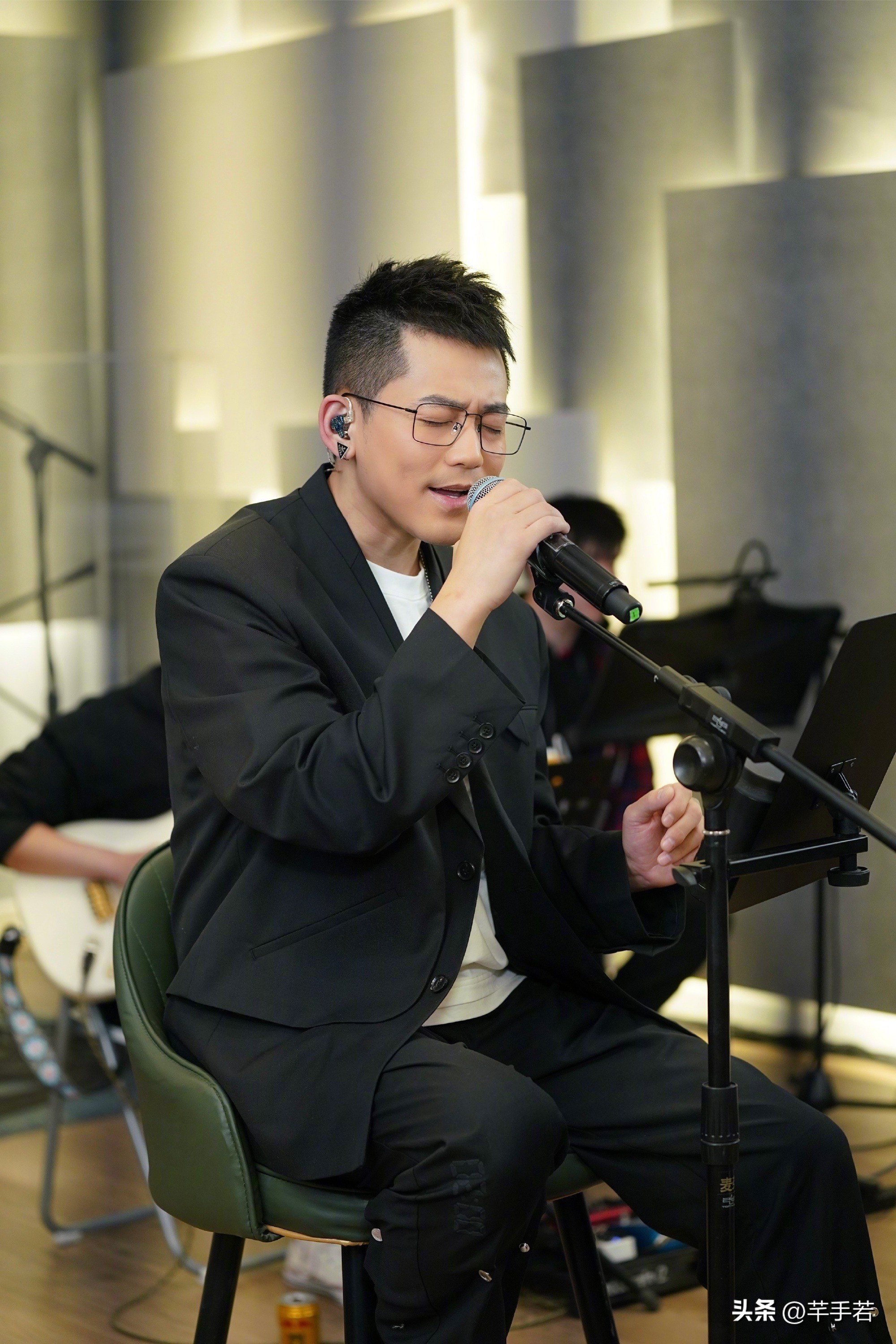 Hong Zhao is willing to wake up from plagiarism, Yinque poetry listens ...