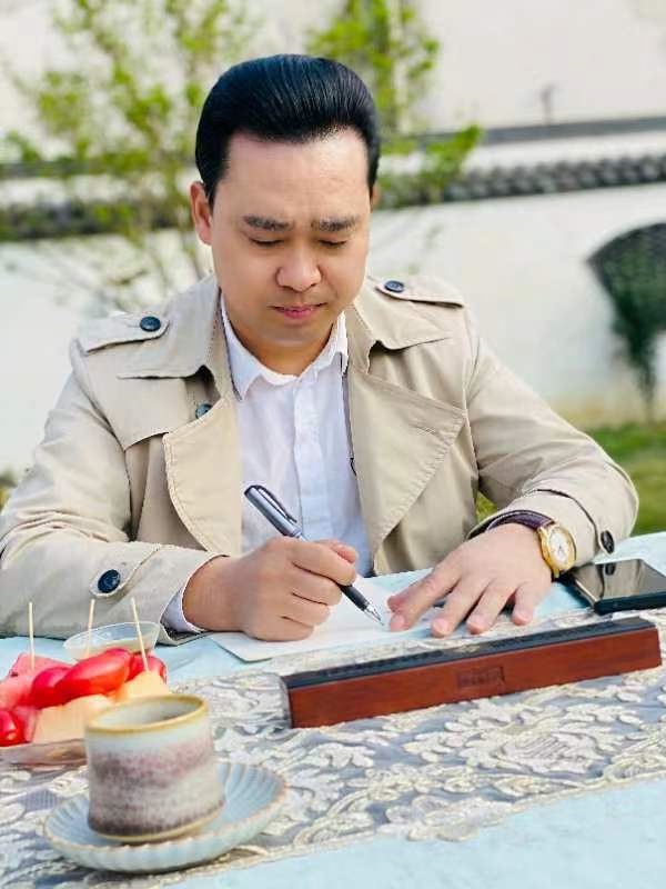 Li Chao, Inheritor of Sinology - iNEWS