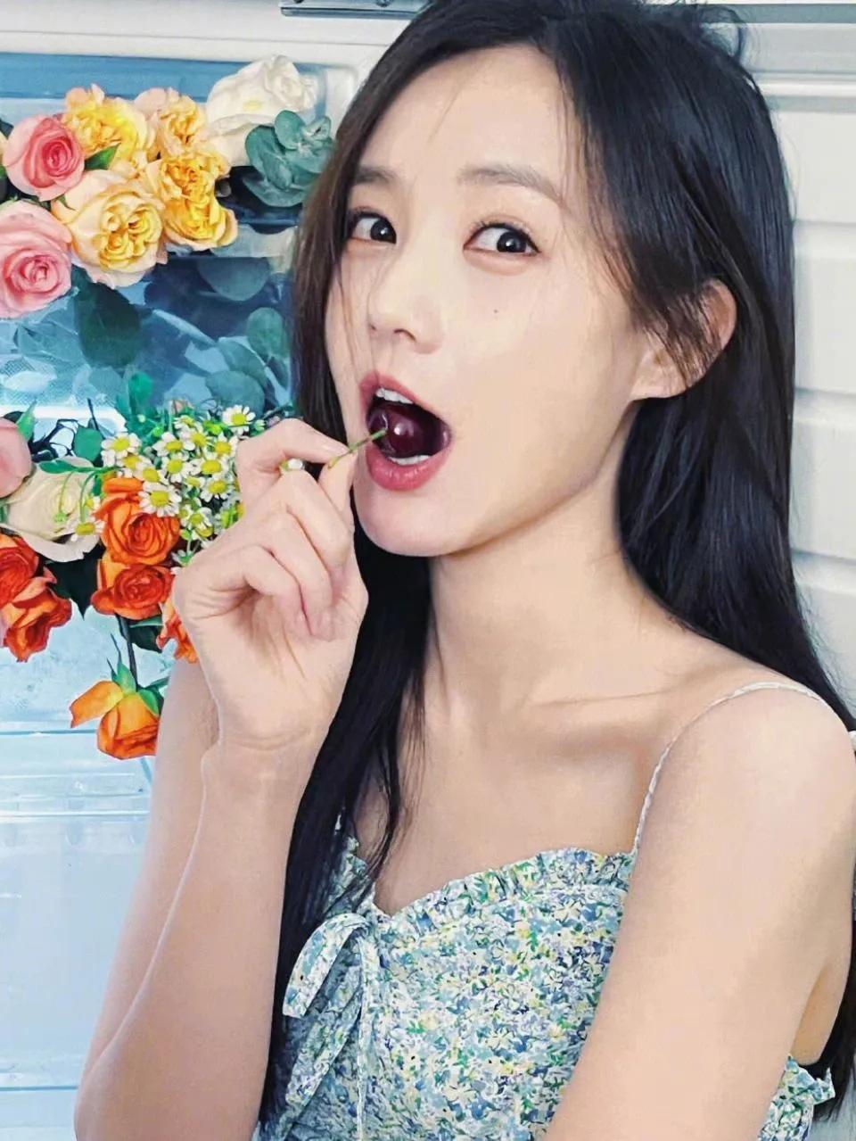 The entertainment industry broke the news: Zhou Dongyu, Liu Haoran, Tong Liya, Zhang Songwen ...