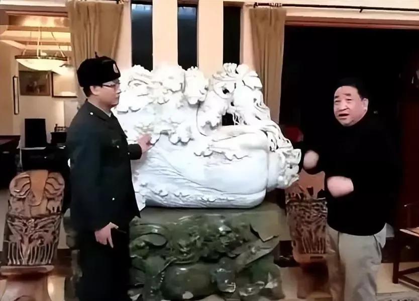 Why can Jiang Kun live in a mansion worth hundreds of millions with his ...