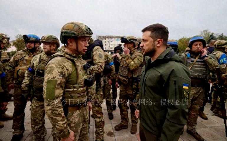 The Russian army surrounded 10,000 Ukrainian troops and prepared to ...