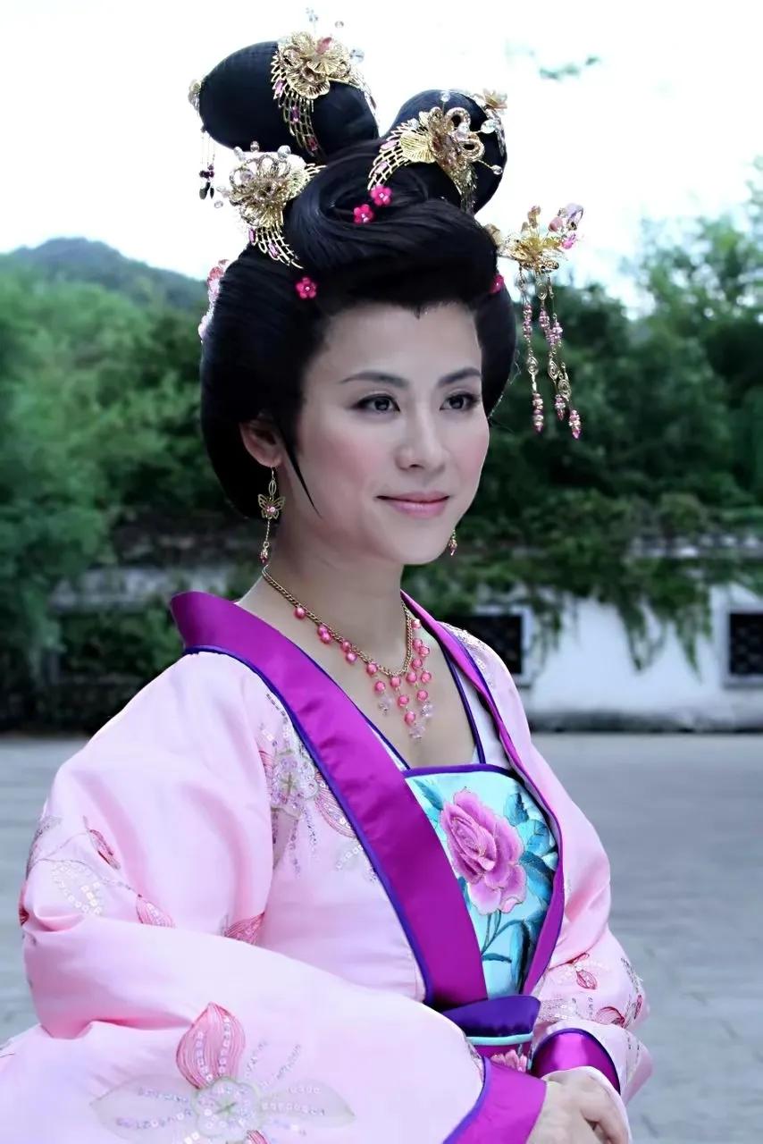 Different from Wang Baochuan's love brain, Xuan Xuan's real life can be ...