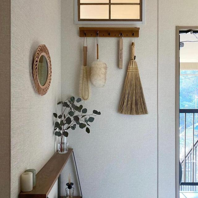 Walking into the house of a female Zen master, the whole house is ...