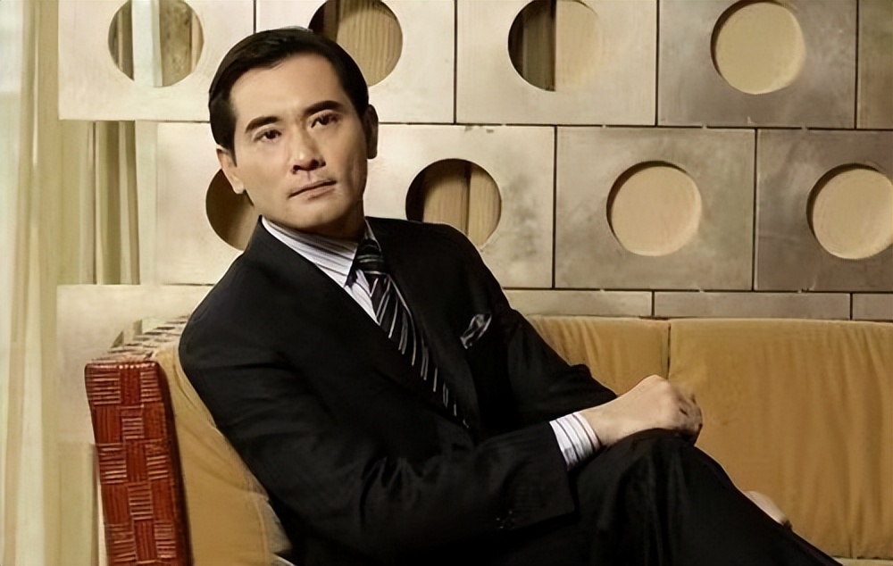 Chen Hong, Zhou Xun is interested in him, but he chooses to be single ...