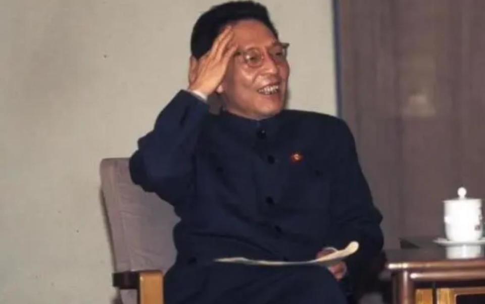 On the second day after crushing the "Gang of Four", Ma Tianshui spoke ...