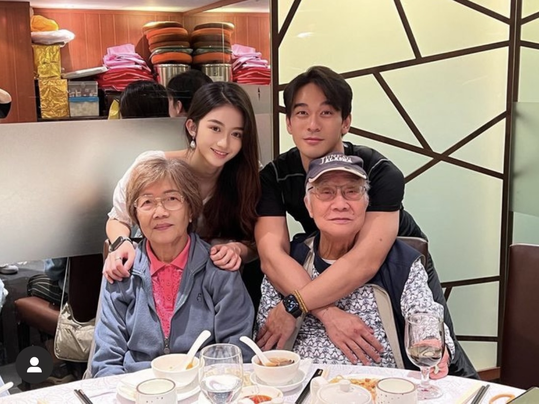 Qian Xiaohao held a birthday banquet for his parents, his eldest son ...