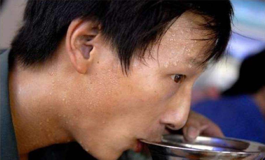 If you eat sweaty, eat three bowls of rice for nothing, I will send you ...