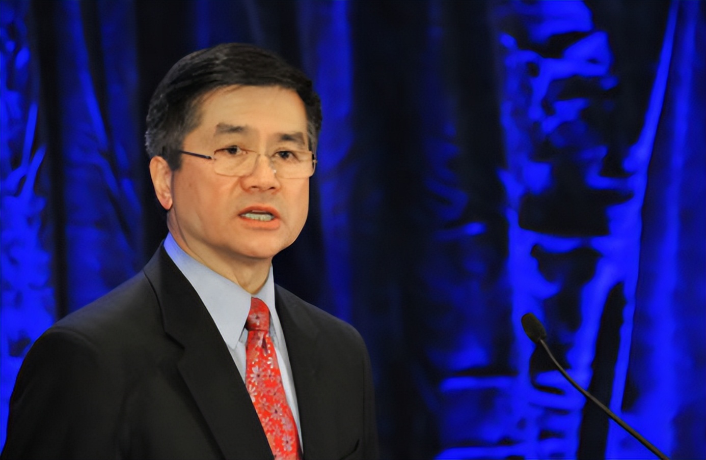Chinese-American Governor Gary Locke: When he was in office, he took ...