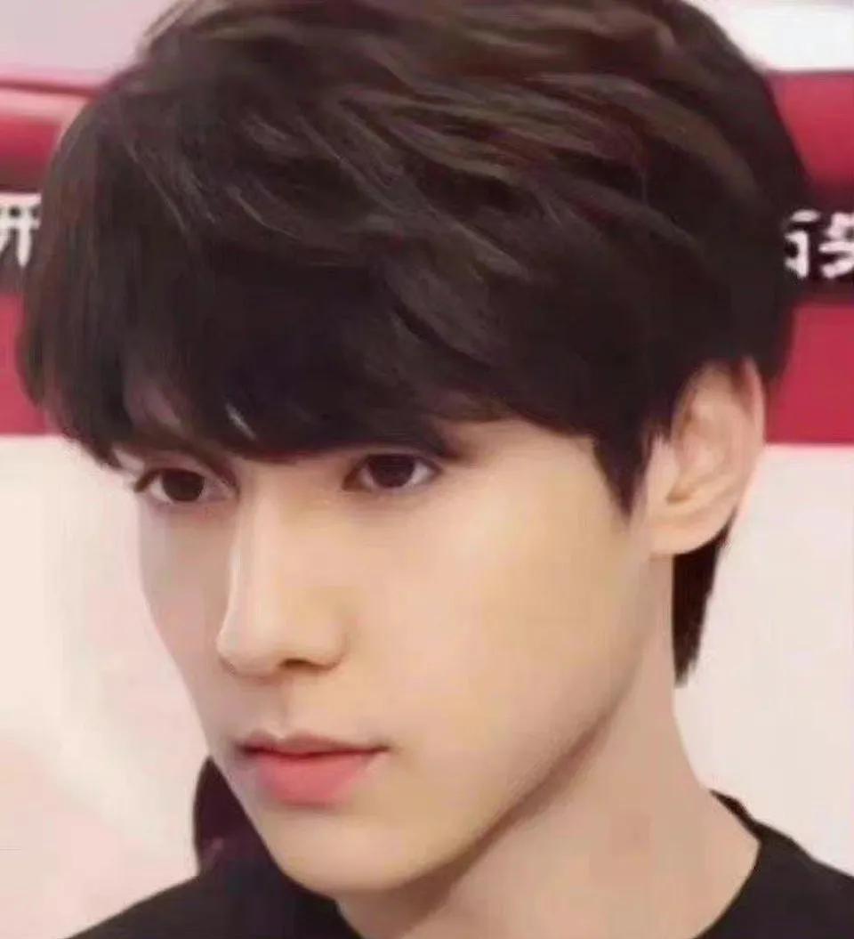 Shen Teng!You were so handsome when you were young - iNEWS