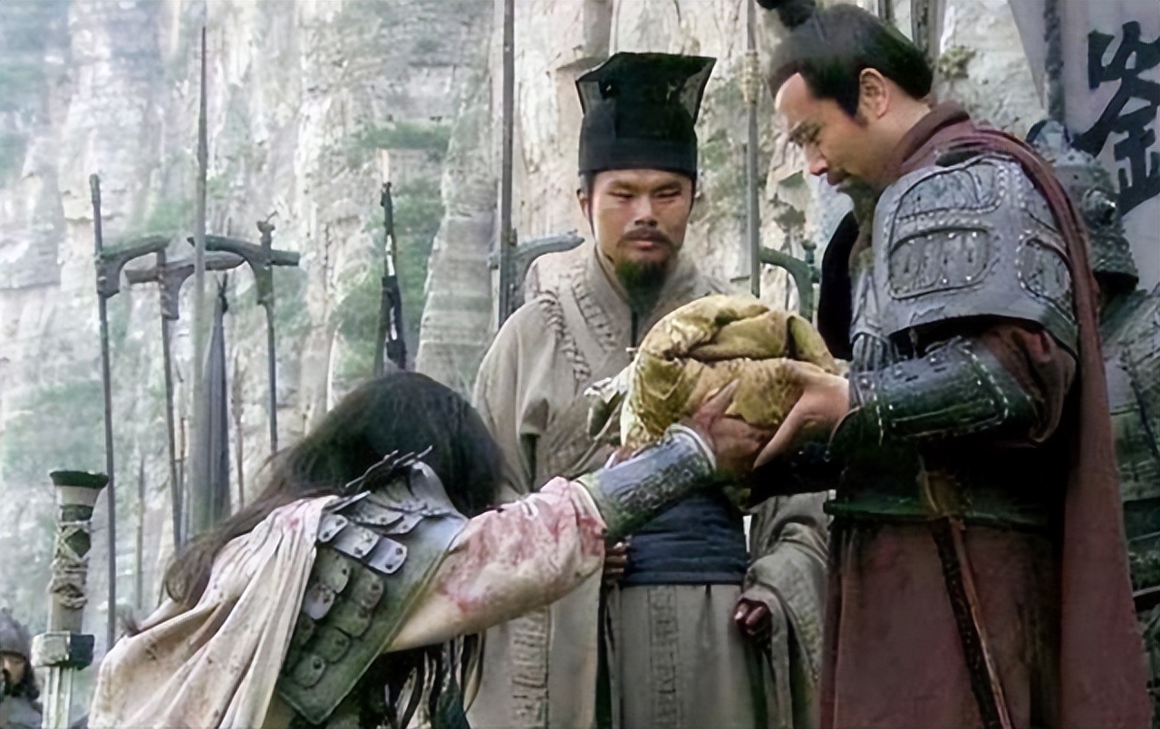 After Liu Shan surrendered, he wrote three words, Sima Zhao gave up killing him, the officials ...