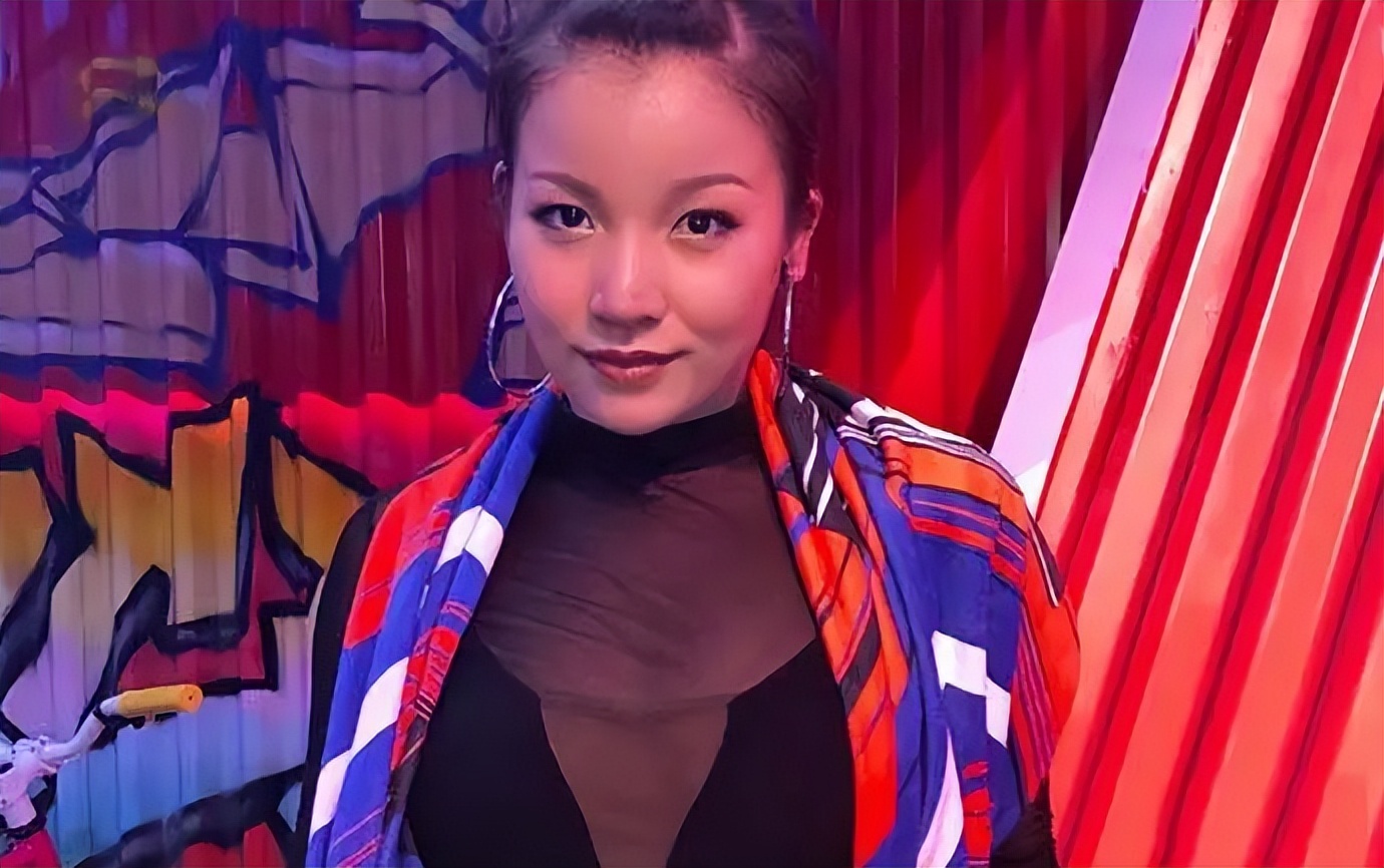 Remember that little girl with a cochlear implant in the left ear and a ...