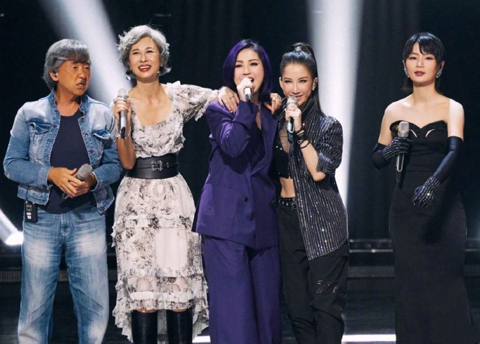Why did Faye Wong and Sandy Lam not mourn for Coco Lee, when the ...