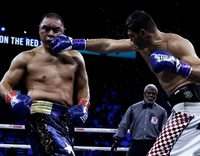 Lost!The 39-year-old Chinese famous boxer fought hard for 12 rounds ...