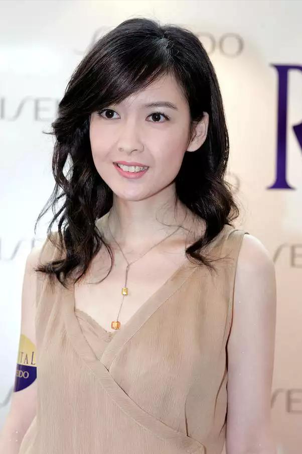 Zhou Huimin bumped into her boyfriend Ni Zhen kissing other women many ...