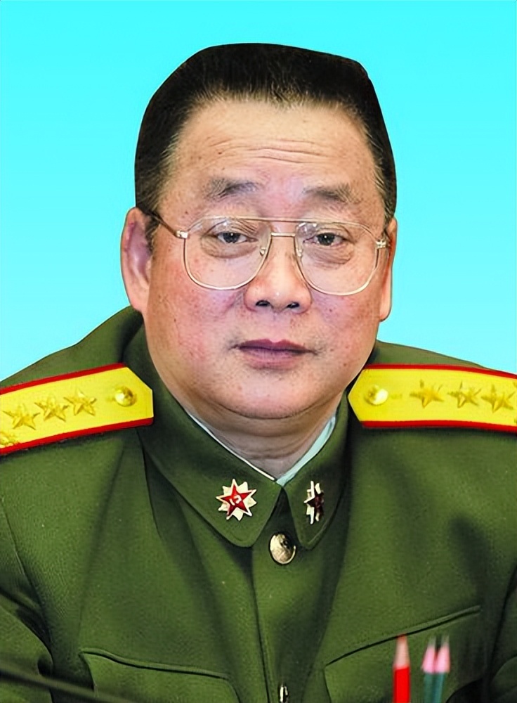 During the exercise in 1971, Mr. Deng saw a person in the crowd and ...