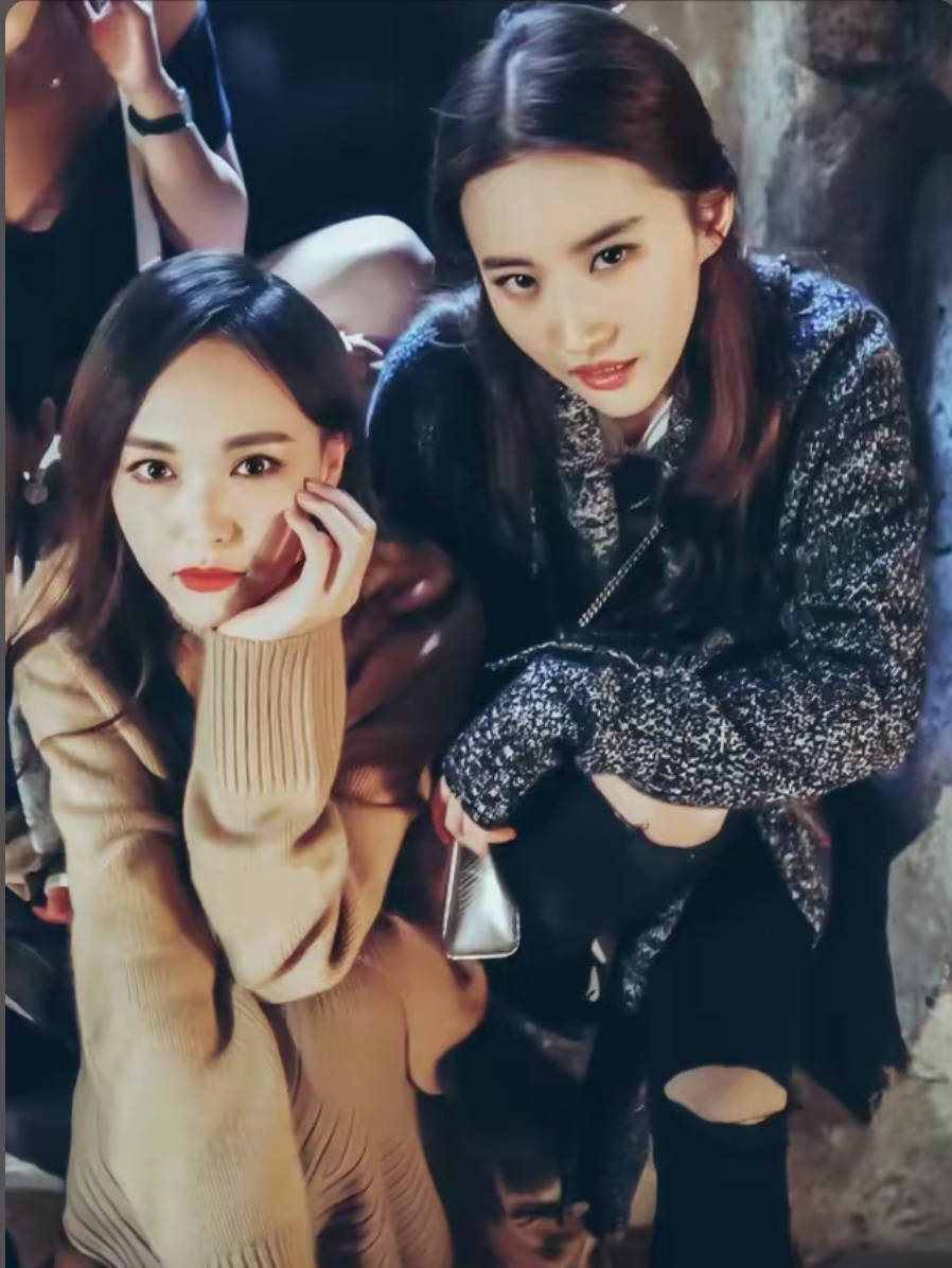 Tang Yan has posted messages to celebrate Liu Yifei's birthday for nine ...