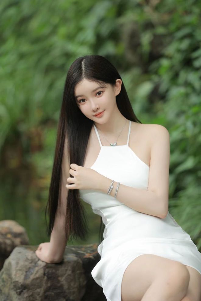 Sun Xinya exposes the forest pure white series of photos - iNEWS